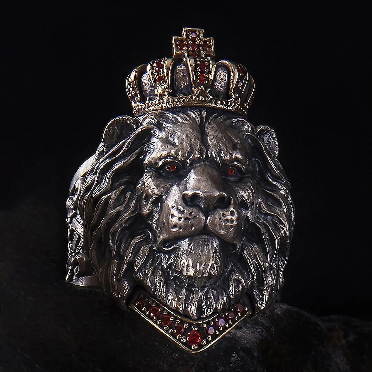The Crowned Lion King Ring - Vrafi Jewelry